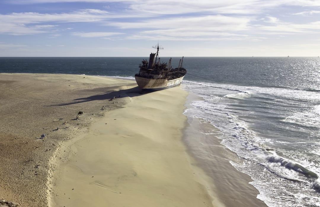 58 migrants dead after boat capsizes near Mauritanian coast | World ... 58 migrants dead after boat capsizes near Mauritanian coast | World ...