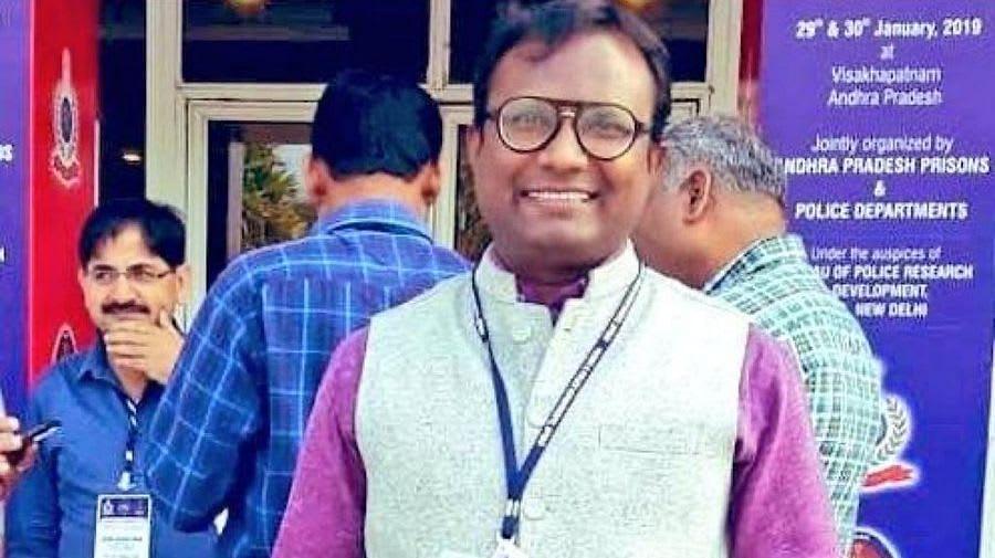 35-yr-old IAS officer Sudhakar Shinde dies due to Covid-19 in Pune ...