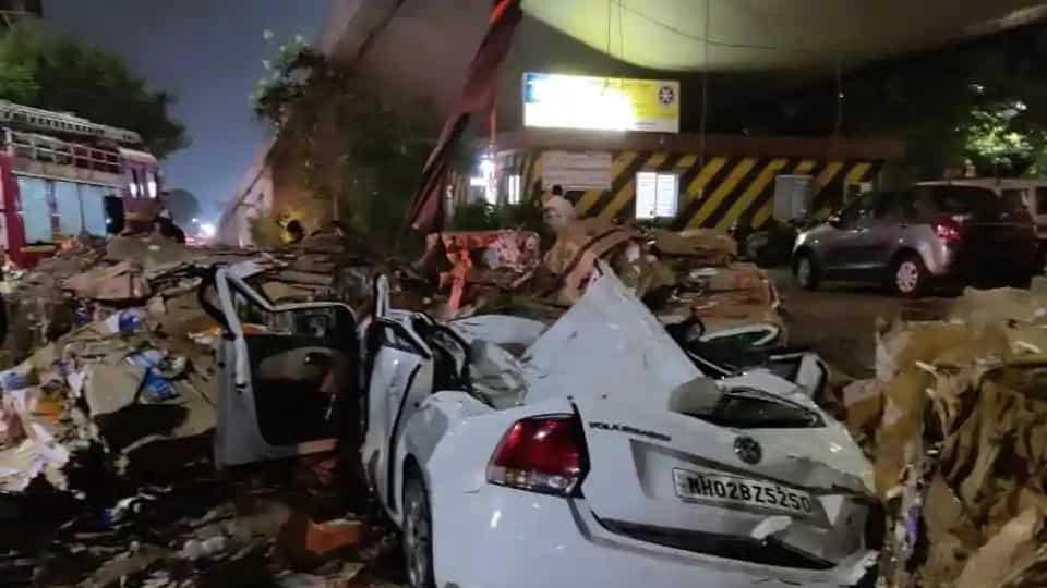 Man dies after scrap falls on his car from flyover 20 feet above ...