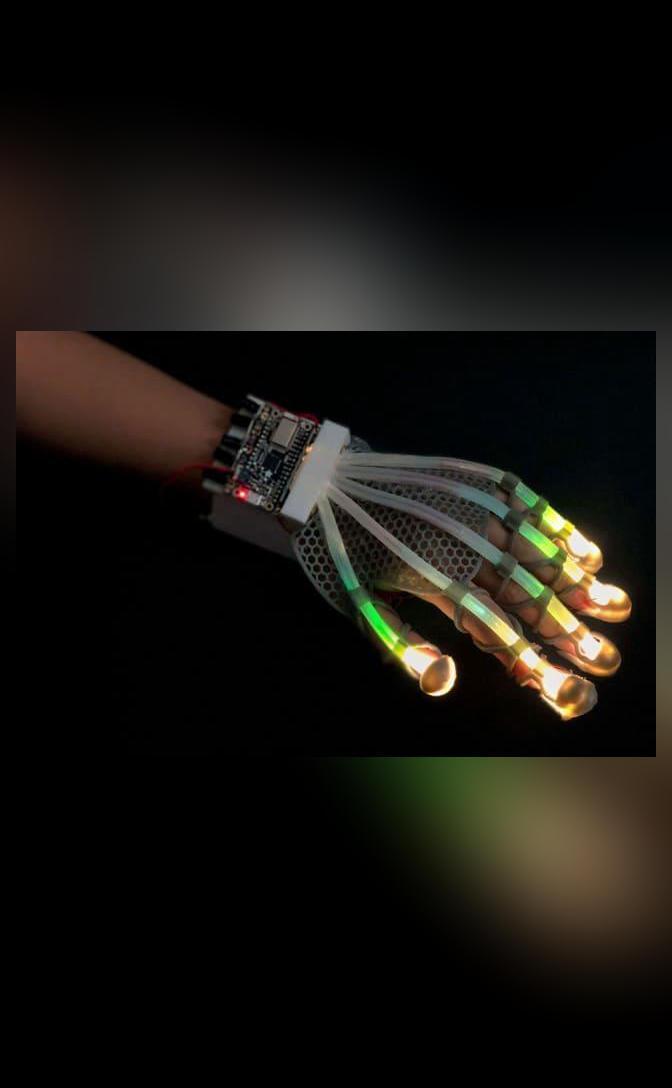 Scientists develop stretchable 'skin' sensor to give robots human ...