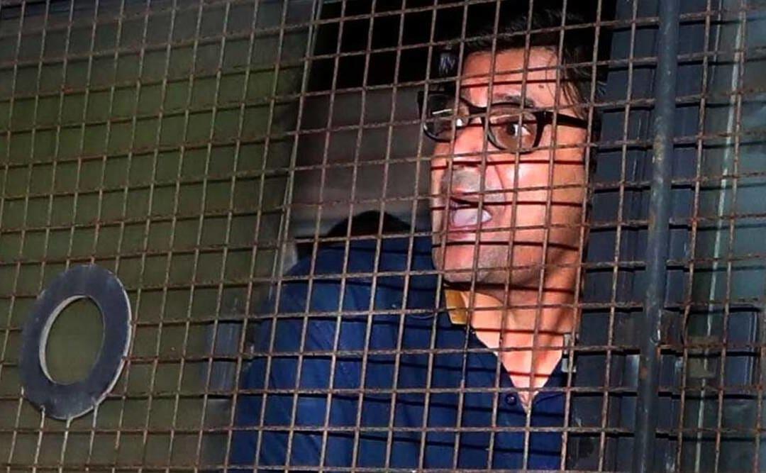 Arnab shifted to Taloja jail, police say was using mobile phone | National News | Inshorts