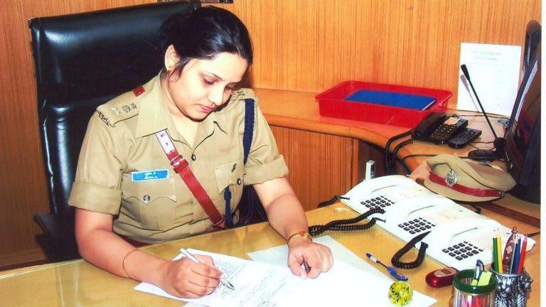 Who is IPS officer D Roopa, who has been transferred over 40 times in ...