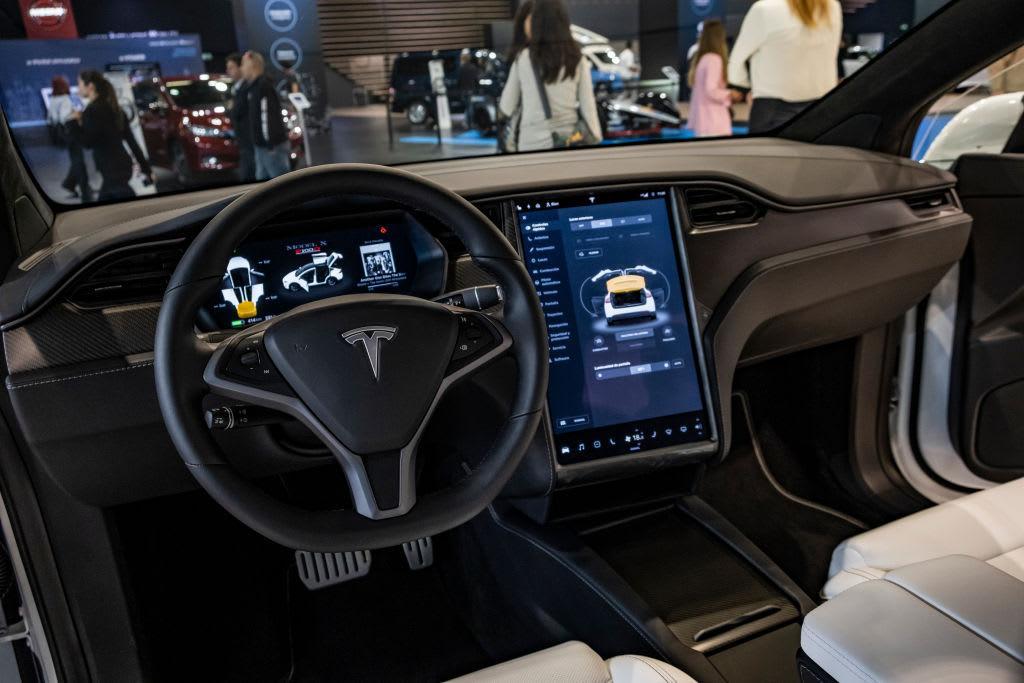 Tesla to recall 1.3 lakh cars in US over possible touchscreen failures ...