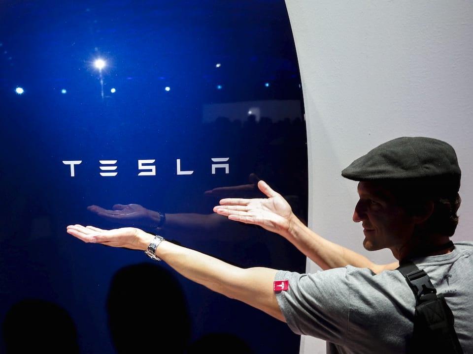 LG aims to be battery cell supplier for Tesla in 2023: Reuters