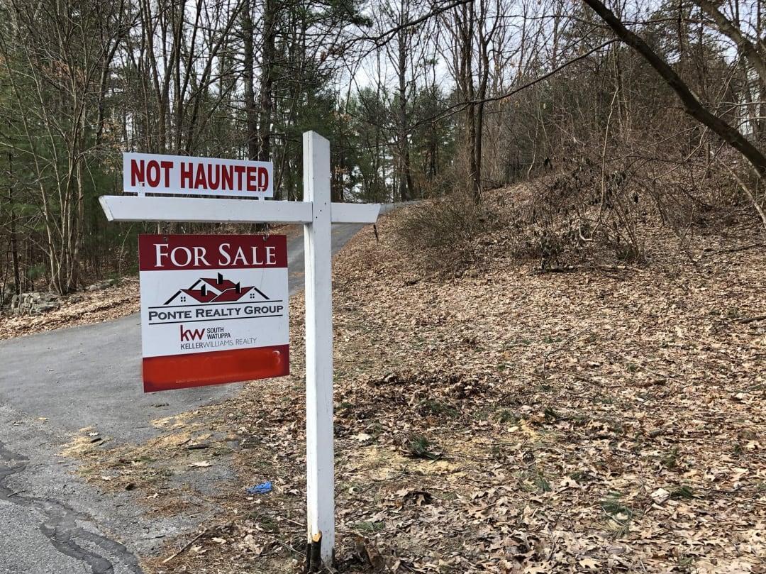 Pic of 'Not Haunted' sign outside home for sale in US goes viral ...