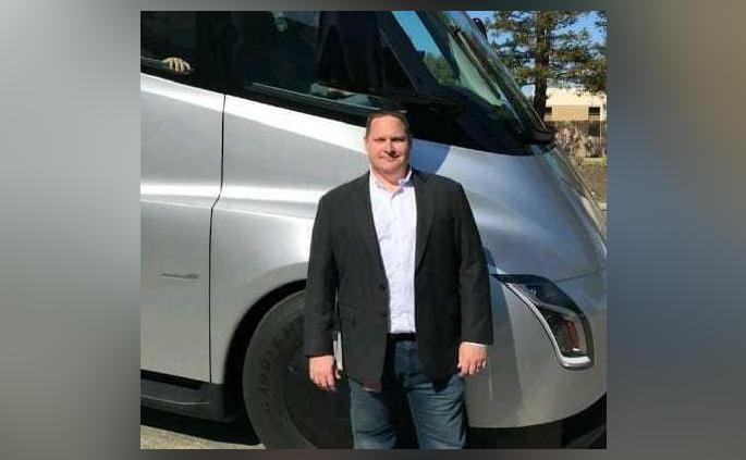 Tesla's top lawyer leaves company for self-driving startup Luminar