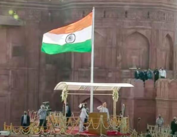 PM Modi hoists National Flag at Red Fort on Independence Day for 8th ...