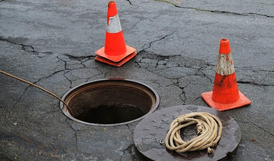 Man dies after falling into manhole; family accuses civic body of ...