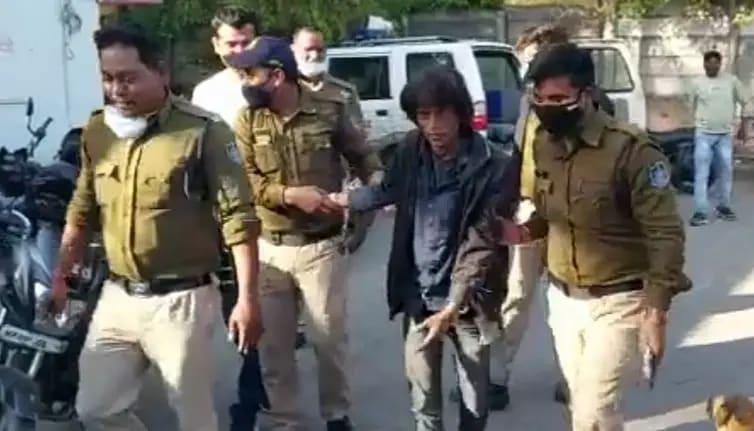 'Drunk' man climbs 50-ft tower in Indore; comes down after 2.5 hrs ...