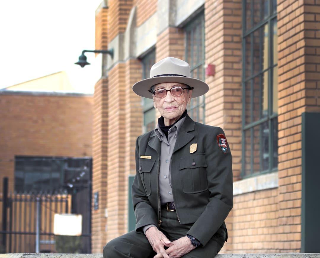 US' oldest active park ranger retires at 100 | World News | Inshorts