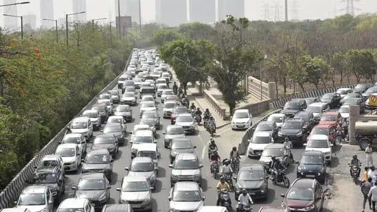 Drive against illegal parking launched by traffic police in Noida ...