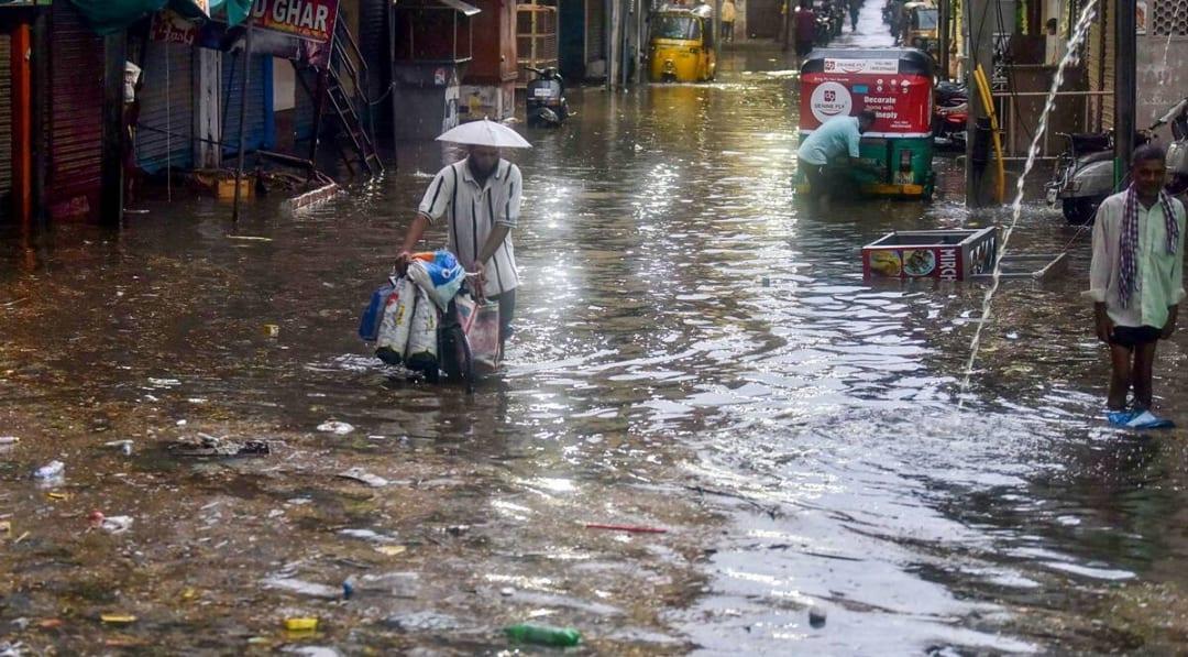 Stay alert to solve monsoon-related issues: Hyd Mayor to officials ...