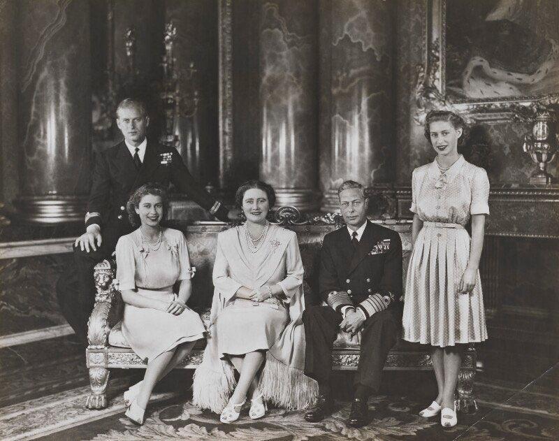 Buckingham Palace shares pic of Royal Family taken 75 years ago to ...