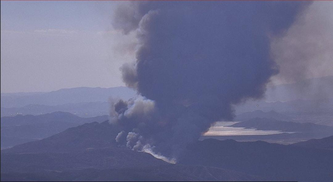 2 people killed, 7 structures burned as Fairview Fire grows to 700 ...