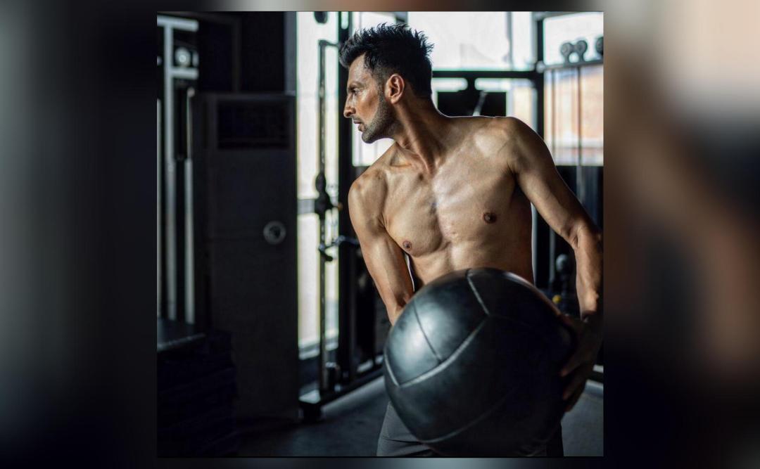 Shoaib Malik shares shirtless pic from gym after Pak lose T20 World Cup warm-up match