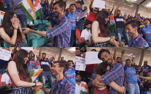 Team India fan proposes to girlfriend in stands during India's T20 World Cup match