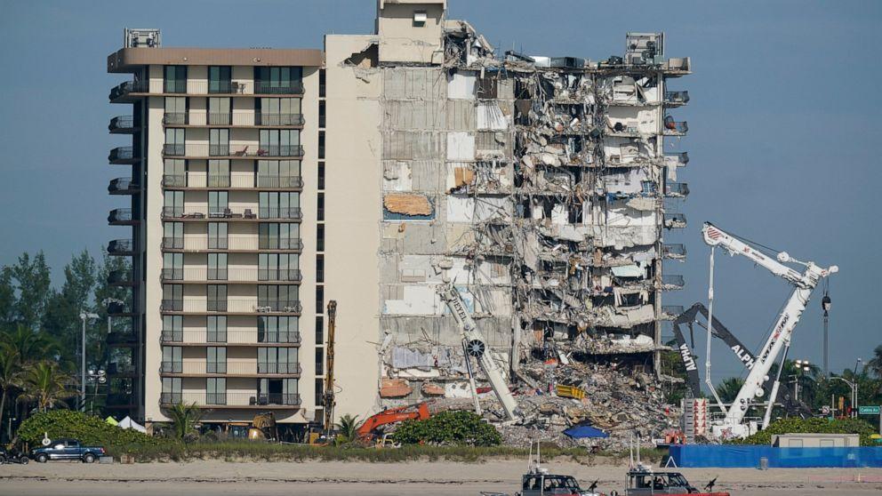 14-story Miami building near collapse site, where 100 people were ...