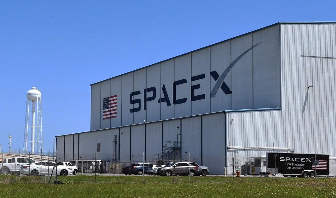 US govt paid SpaceX to send Starlink terminals to Ukraine: Report ...