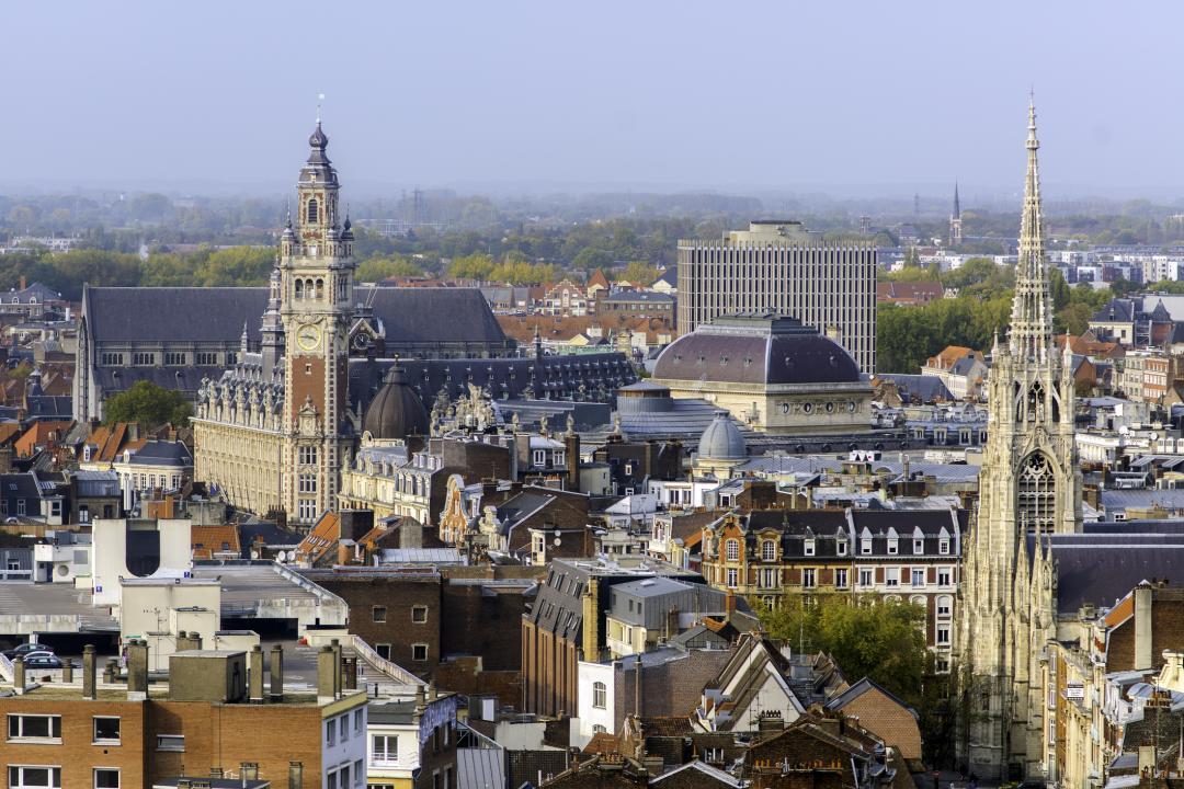 Mans Warning Triggers Evacuation Of Building Before Collapse In France