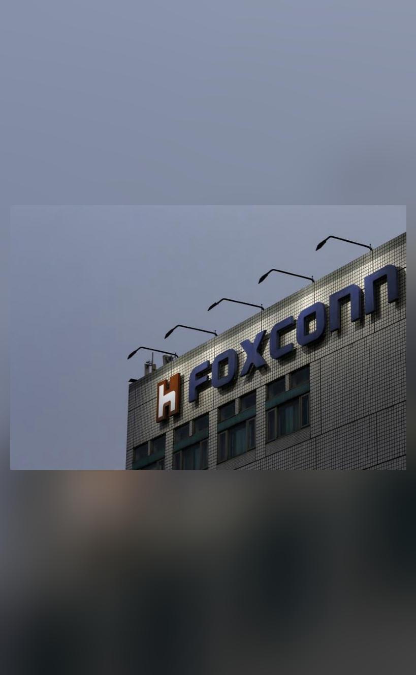 China asks CCP members, military veterans to help Foxconn amid labour ...