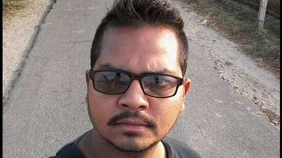 Punjabi singer Tari Kasapuria booked for releasing '32 bore' song ...