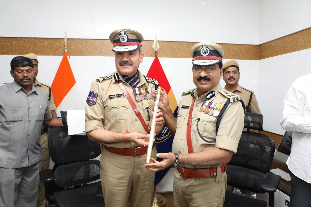 Anjani Kumar, 1990-batch IPS officer, takes over as Telangana DGP ...
