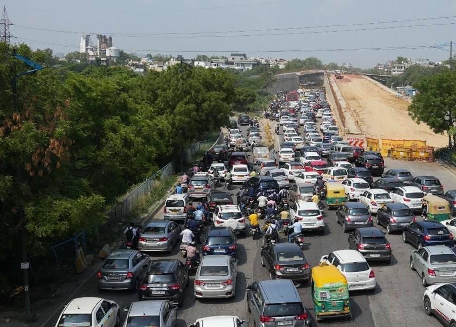 PWD pushes Ashram flyover extension date for 5th time; inauguration in 2023