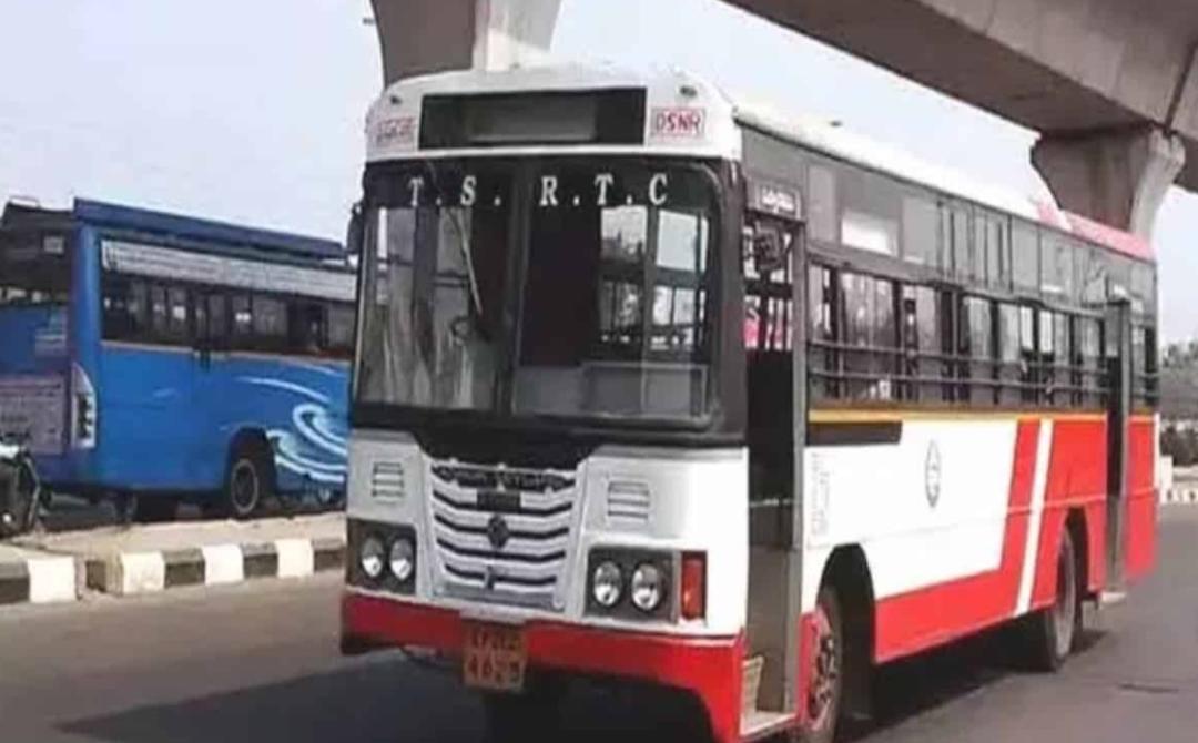 TSRTC to scrap 700 buses following 15-year norm | National News | Inshorts