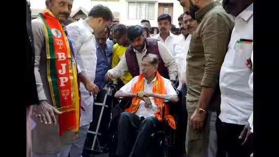Pune BJP MP campaigns in wheelchair for Kasba Peth by-poll | Politics ...