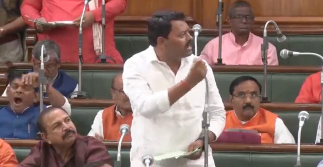 BJP MLA suspended for 'breaking' mic amid uproar in Bihar Assembly | Politics News | Inshorts