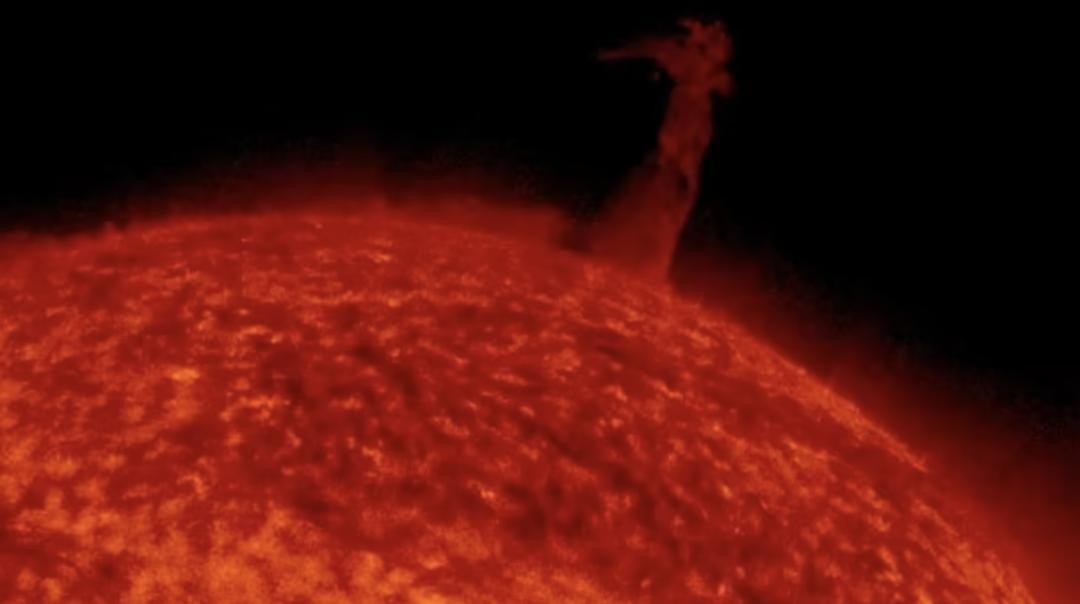 1.2 lakh-km-high 'solar tornado' swirls on Sun, visual surfaces | Science News | Inshorts