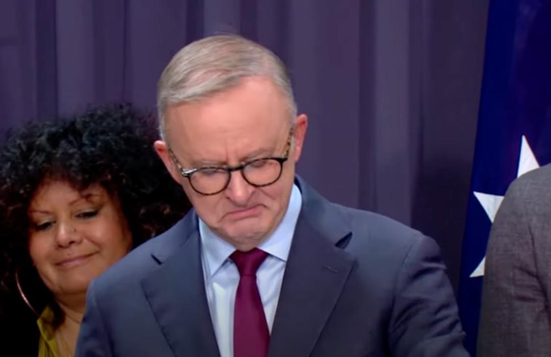 Aus PM cries as he talks about vote to recognise Indigenous people ...