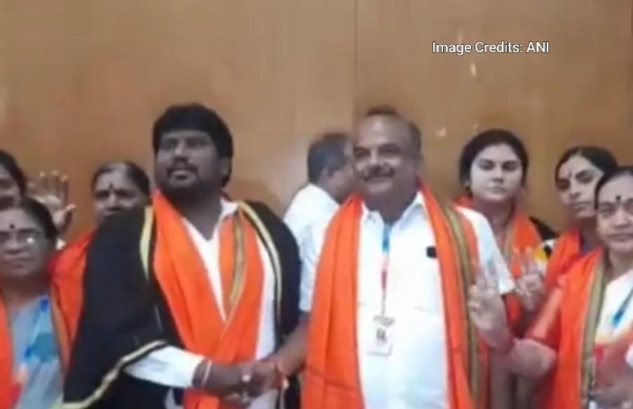 BJP wins Mayor, Deputy Mayor posts in Karnataka local body polls ... BJP wins Mayor, Deputy Mayor posts in Karnataka local body polls ...