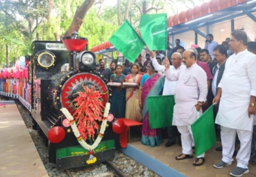 Karnataka CM flags off toy train Putani Express in Bengaluru | National ...