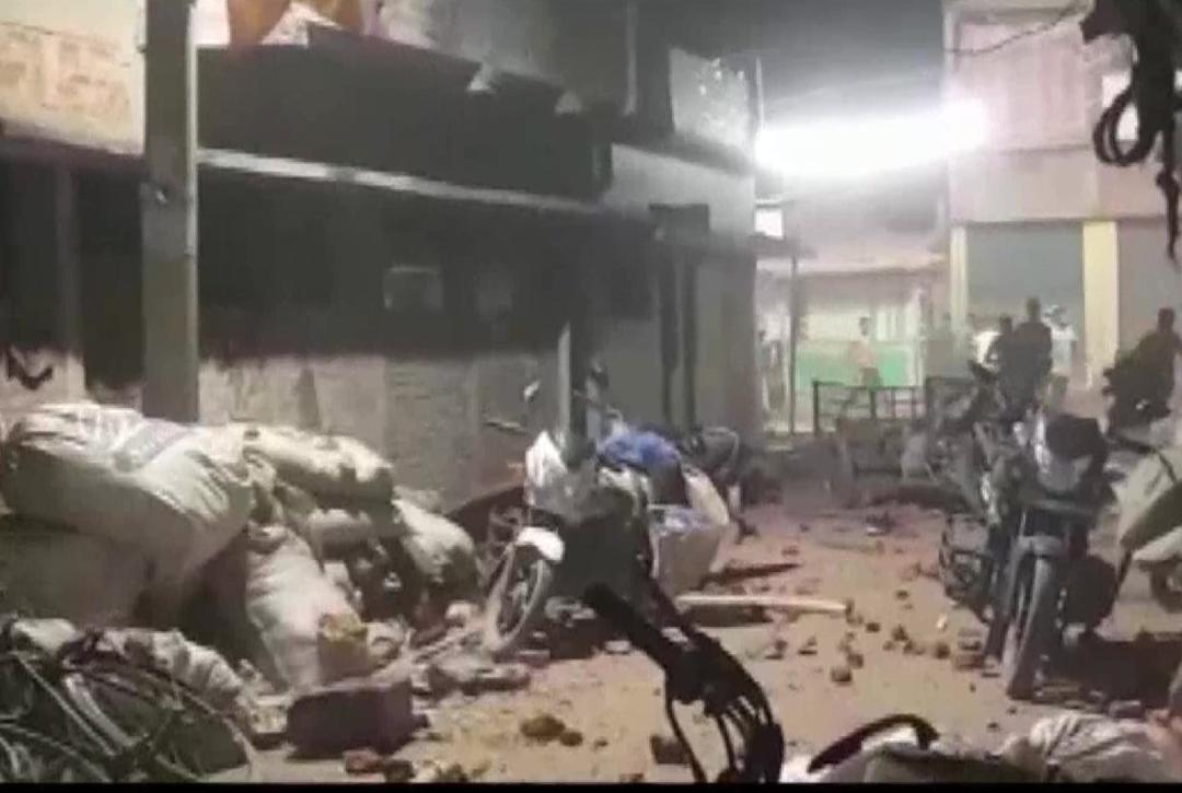 Stones pelted, cars set ablaze as 2 groups clash in Bihar | National ...