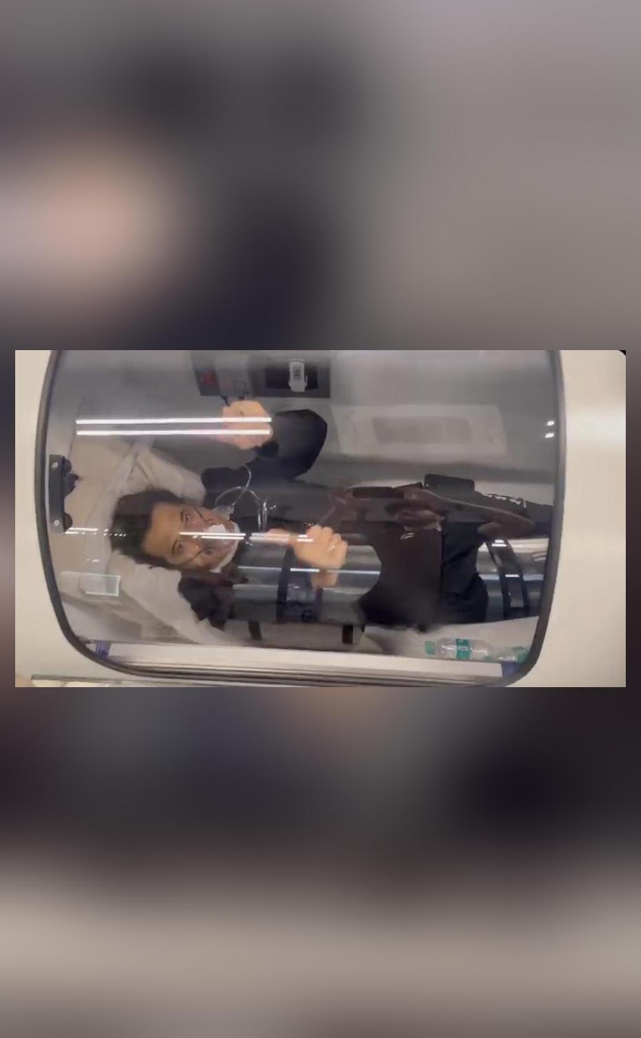 Anupam Kher shares video of Anil Kapoor inside hyperbaric oxygen therapy chamber | Entertainment ...