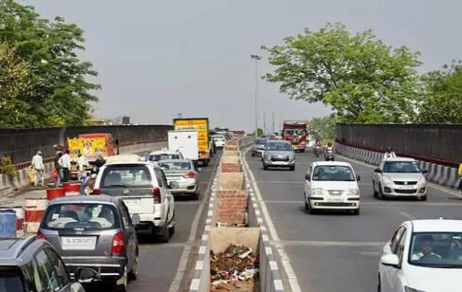 Chirag Delhi flyover fully opens for traffic | National News | Inshorts