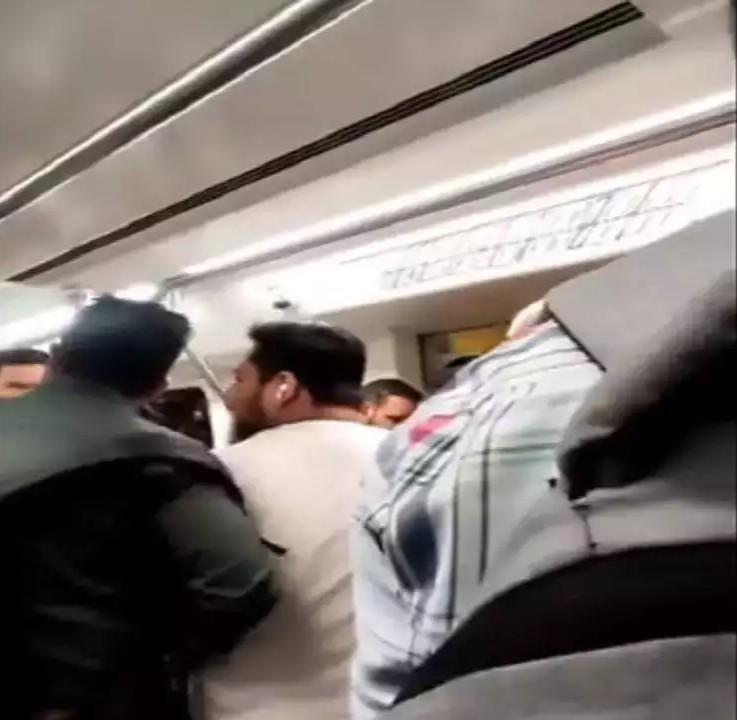 Men fight over seat in Delhi Metro, say 'I'll hit you right here ...