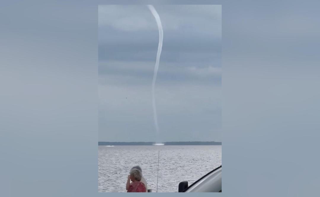 Massive waterspout spotted in US; video goes viral | Miscellaneous News ...