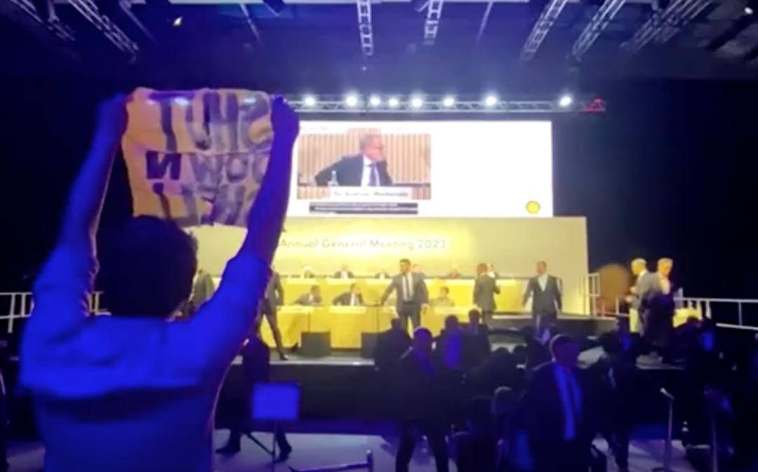 'Go to hell, Shell,' shout climate activists at Shell's meeting; video ...