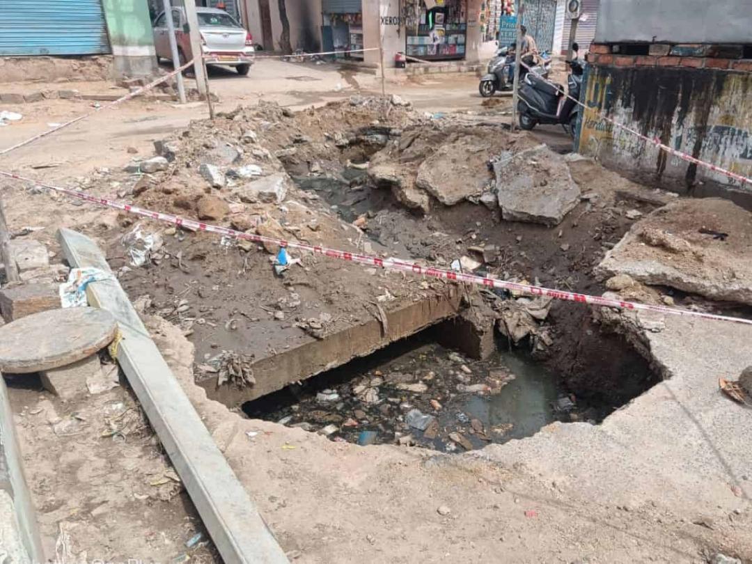 Video shows girl falling into open drain in Hyderabad, rescued