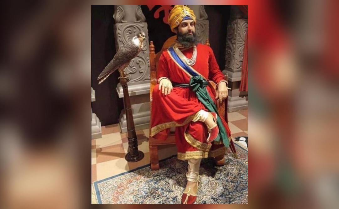 Statue of Guru Gobind Singh installed inside Patna mall, removed after ...