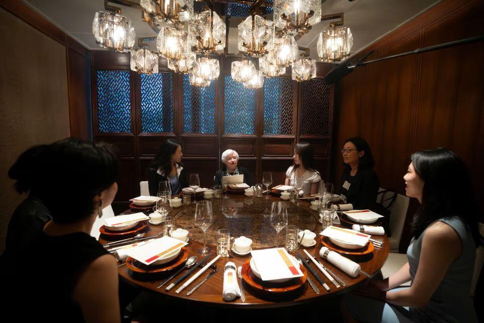 Chinese women economists called 'traitors' for meeting with Yellen