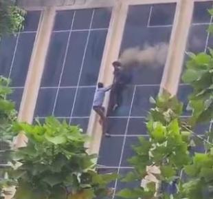 Fire breaks out at Galaxy Plaza complex in Gr Noida, people seen ...