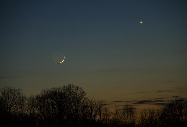 Mars, Venus & Mercury to align with crescent Moon tonight