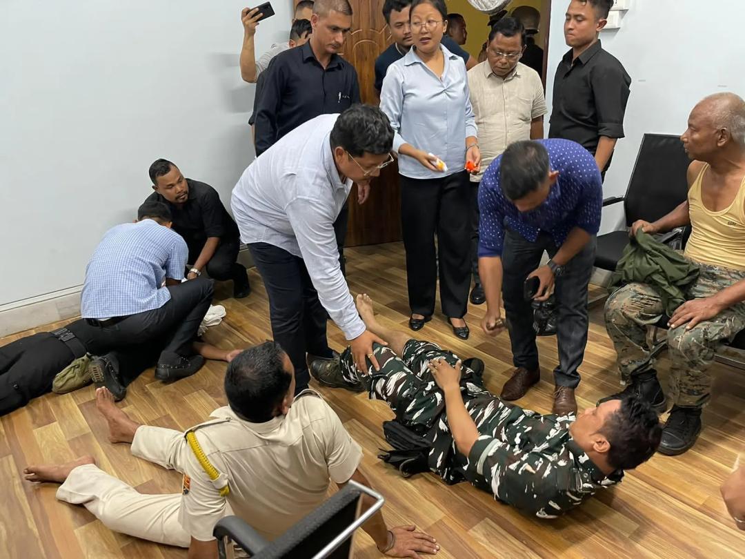 Mob surrounds & attacks Meghalaya CM Conrad Sangma's office, 5 injured