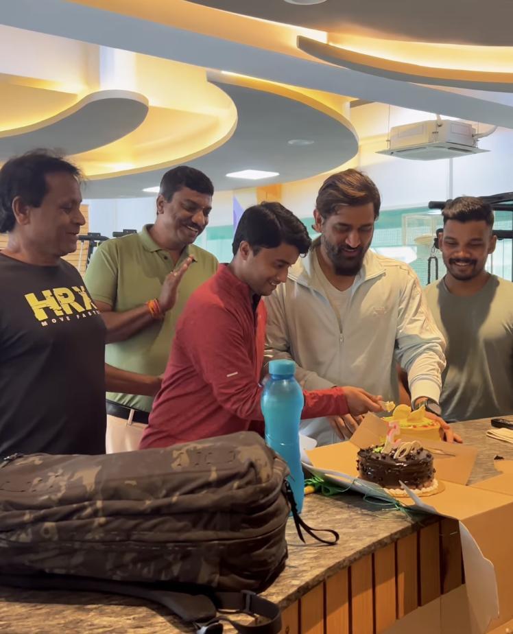 MS Dhoni celebrates IPL victory at gym with friends, video goes viral