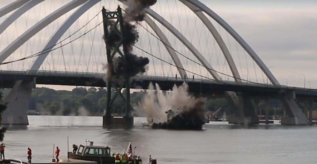 Controlled explosion brings down remains of Iowa bridge; video out