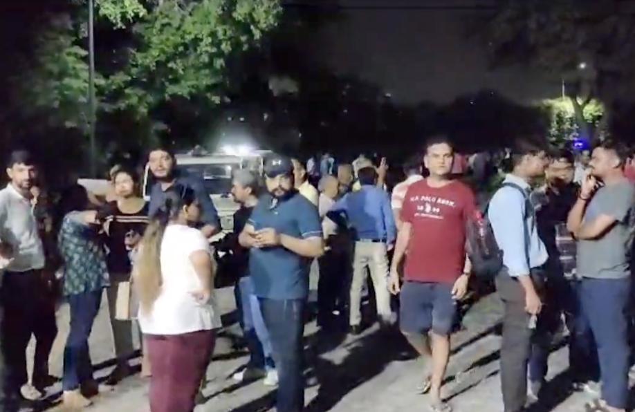 Woman dies after lift collapses from 8th floor in Noida society, video ...