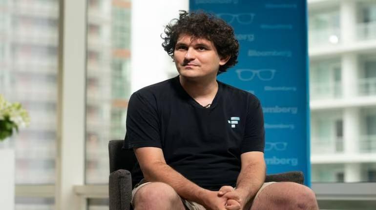 Bankman-Fried had dinner with Jeff Bezos months before FTX's fall ...